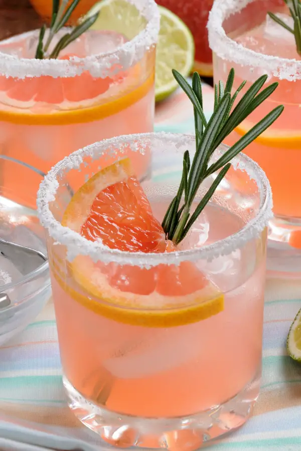 20 Beautiful Pink Cocktails - Go Money Mom
